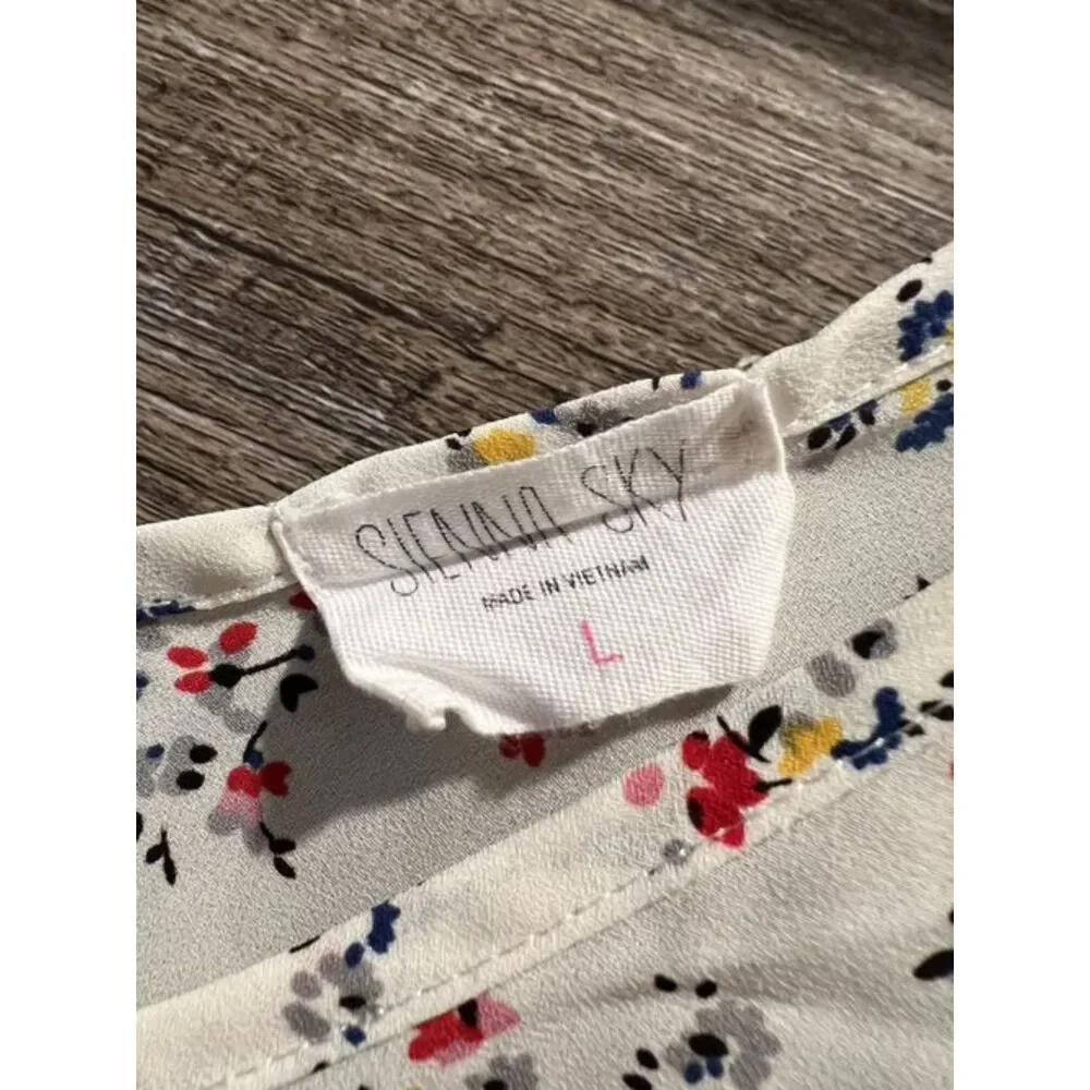 Sienna Sky | Tops | Sienna Sky Floral Blouse Blouse Size Large | Poshmark
